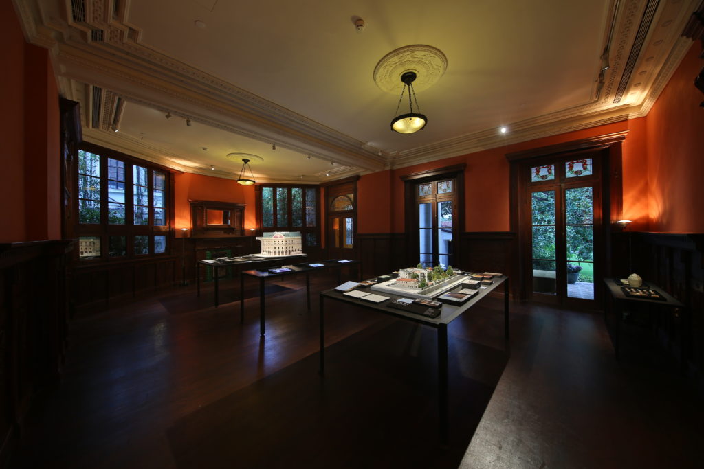 Prada Rong Zhai — 2x4