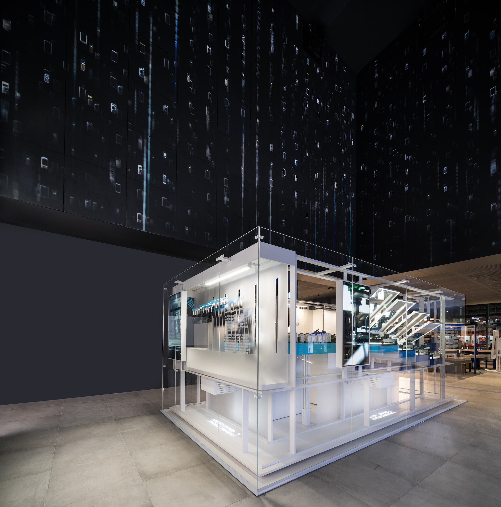 Galaxy Showcase — 2x4